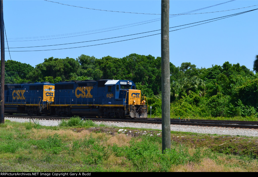 CSX GP40-2 6061 GP39-2 4319 WORK TAMPA YARD